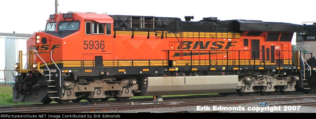 BNSF 5936